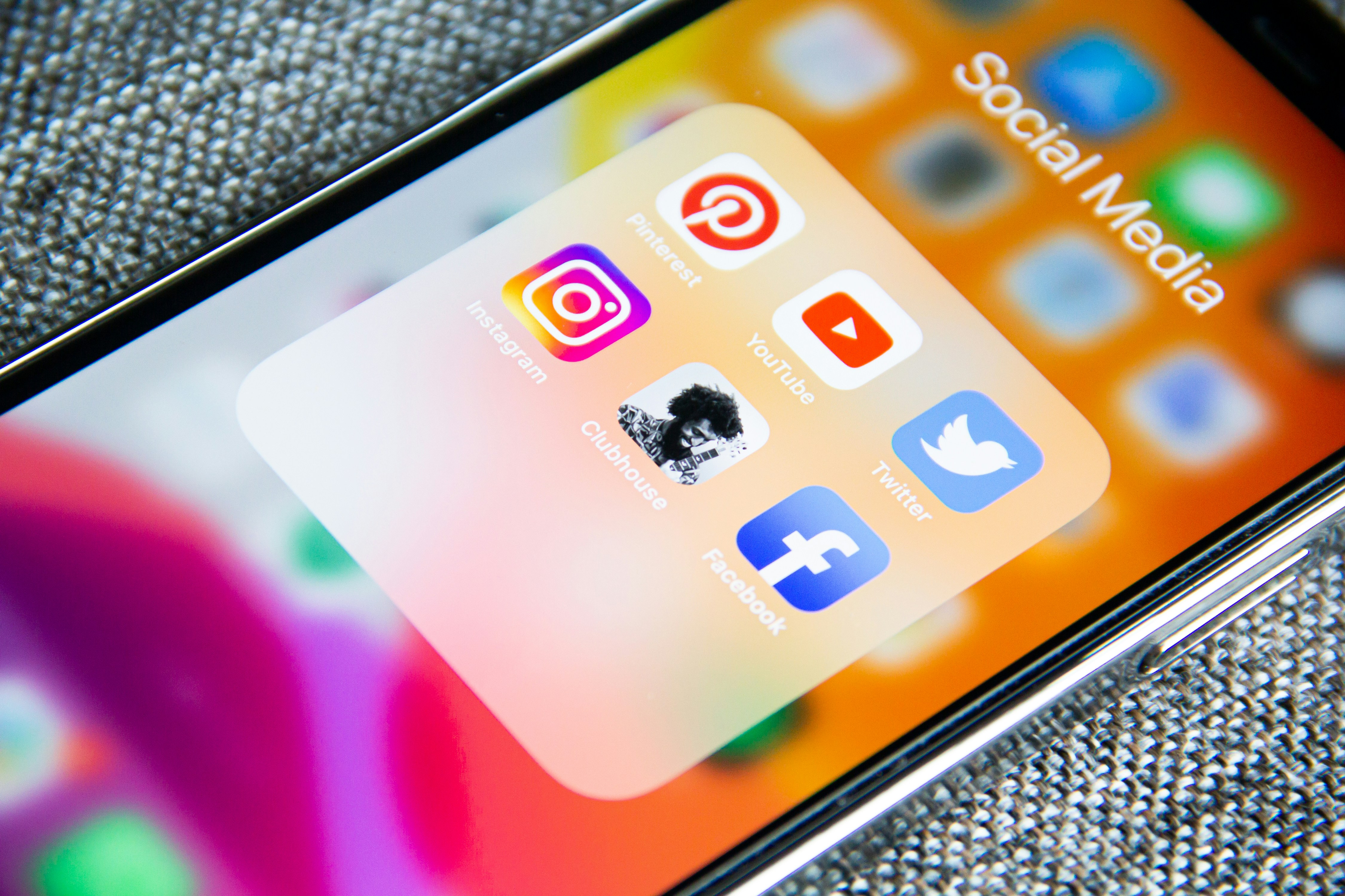 Do Local Government Employees' Personal Social Media Accounts Reflect ...